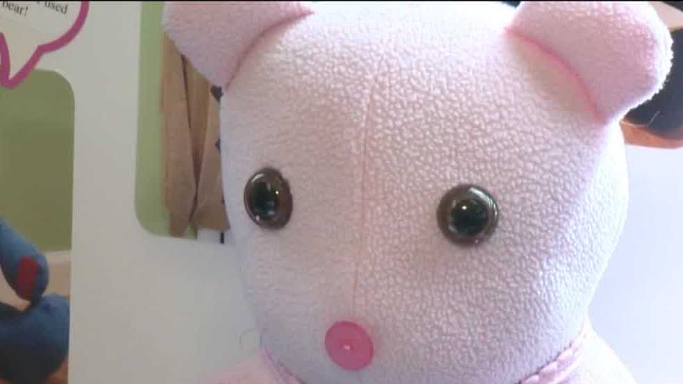 Monroeville Hospice worker recognized for handmade 'memory bears'