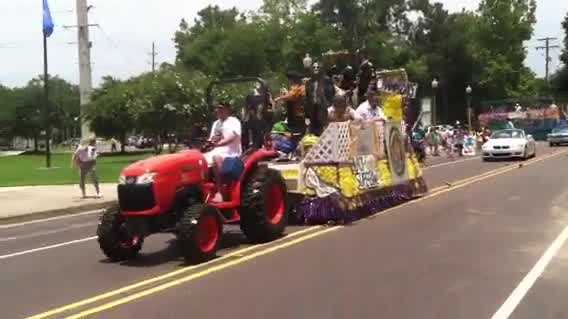 Raw Video: Covington Bicentennial Parade (Part 1)