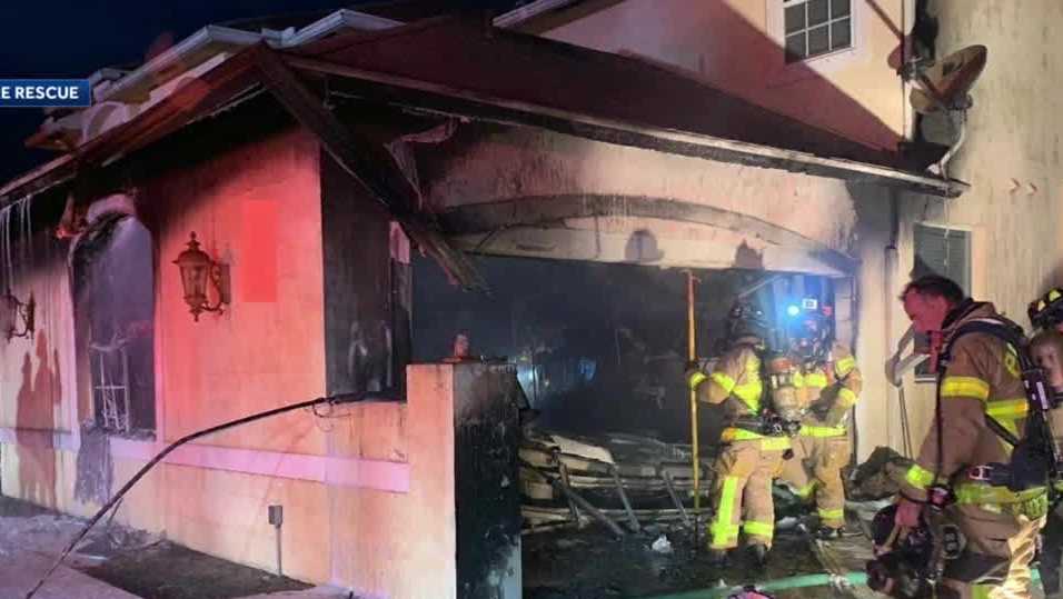 Florida house fire displaces family