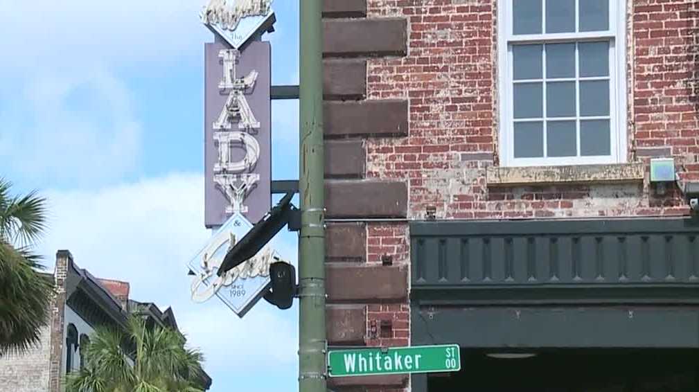 Paula Deen pivots to Family Kitchen chain, closes Savannah staple - WJCL