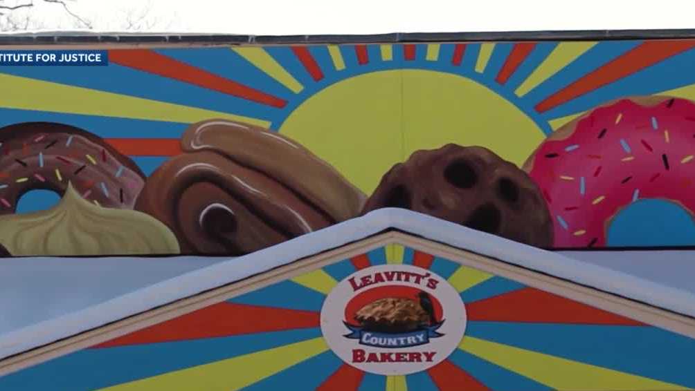 Conway NH bakery sues town to keep painting