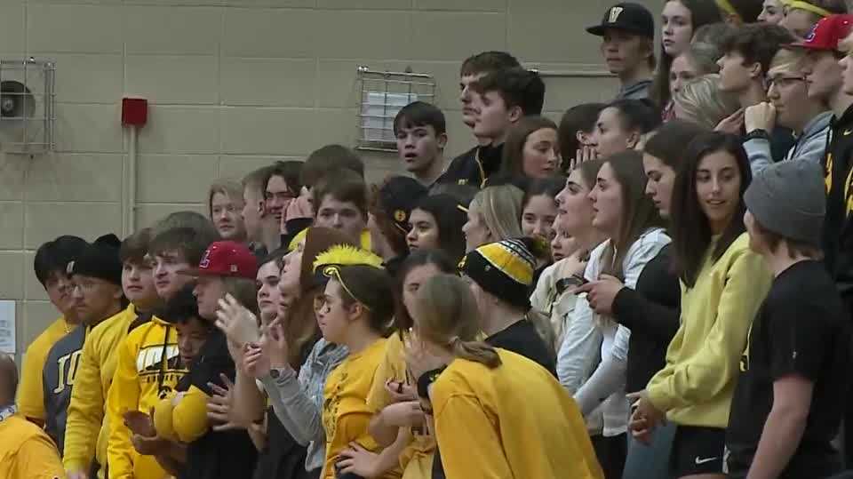 Abraham Lincoln Lynx fans wear black and gold in support of future Iowa ...