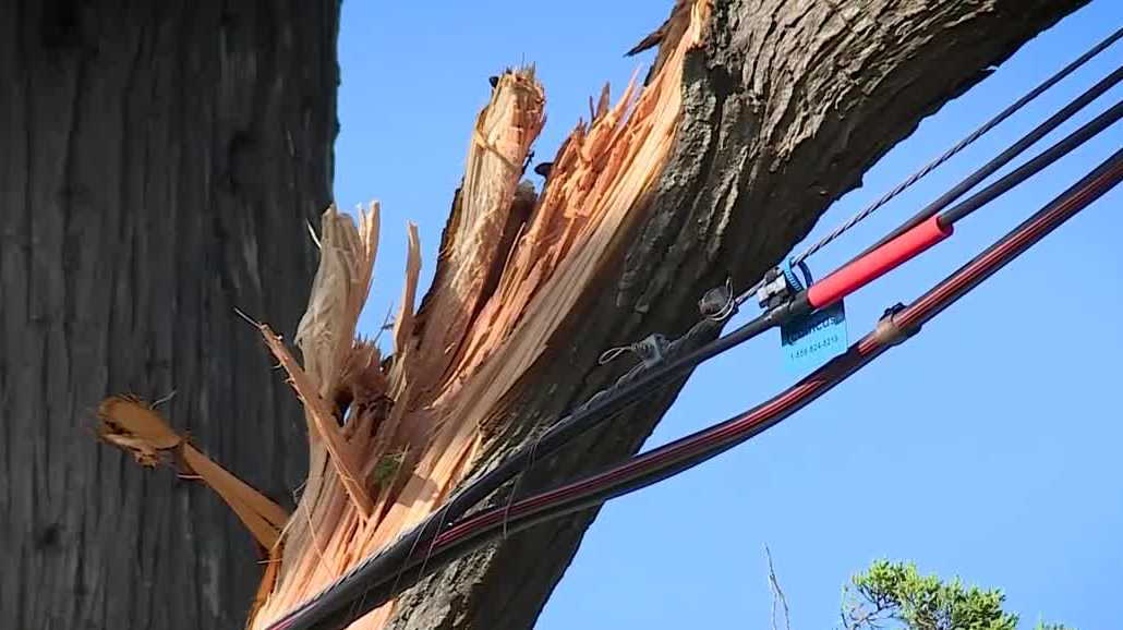 Power outages hit over 35,000 on Central Coast Christmas