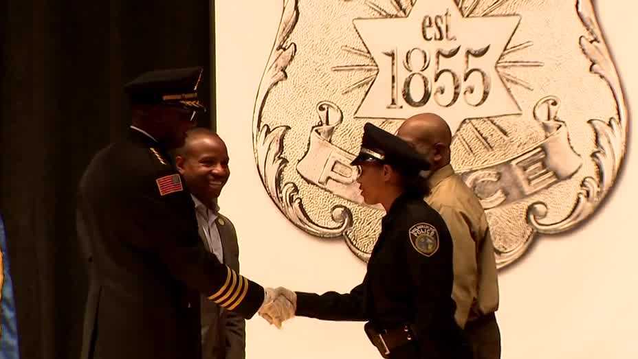25 New Milwaukee police recruits join the force
