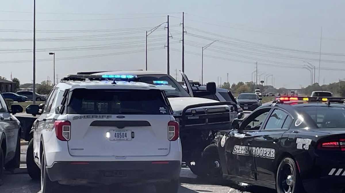 Nebraska shooting involving officer closes Highway 6 in Waverly