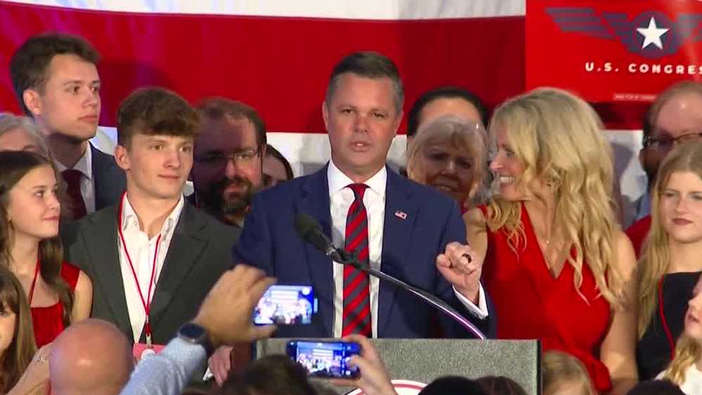 Iowa election: Nunn defeats Baccam in 3rd District race