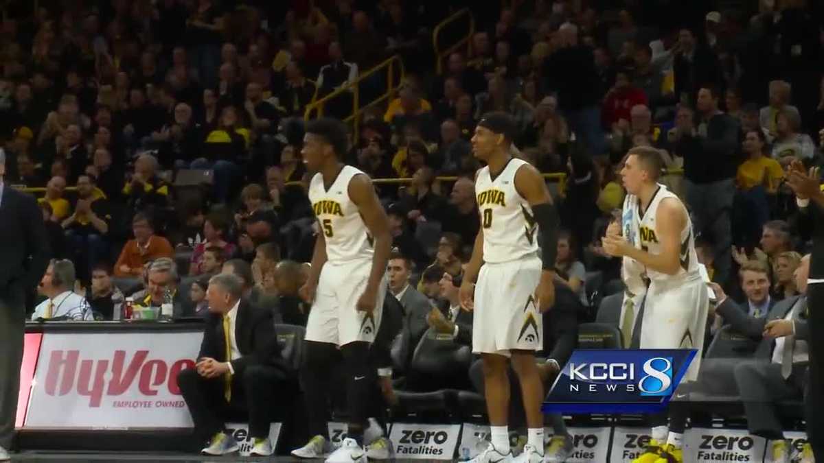 Hot-shooting Hawkeyes beat Buckeyes