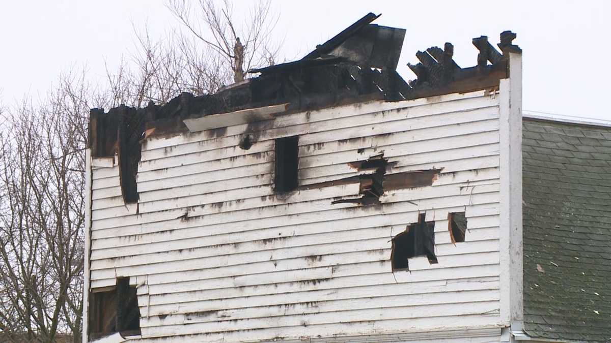Someone intentionally set Iowa post office on fire