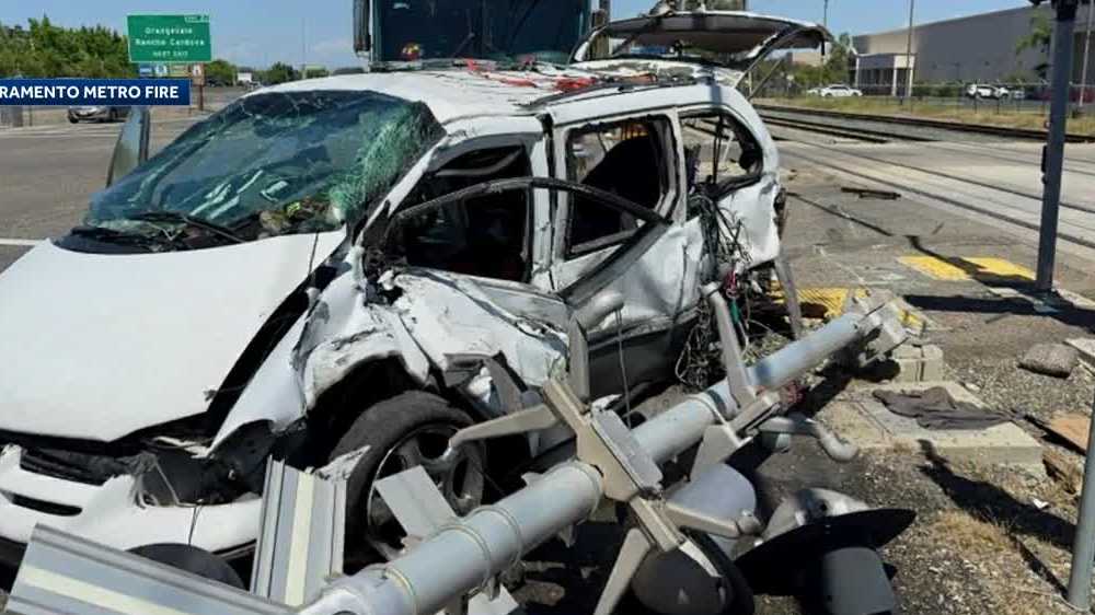 Minivan hits light rail station in Rancho Cordova