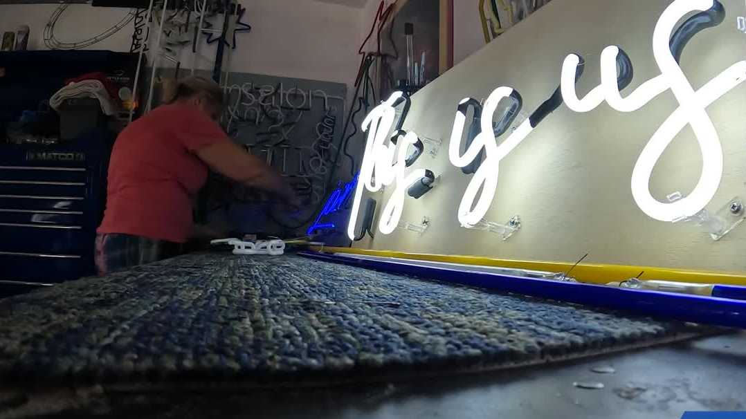 Meet the bright mind that lights up iconic signs of Fort Myers