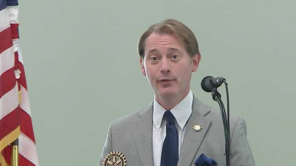 Speaking in Oldham County, secretary of state takes aim at election ...