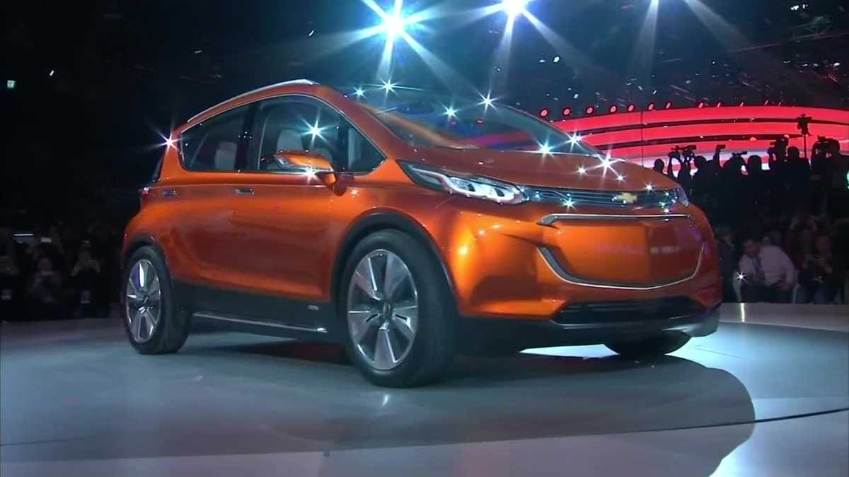 GM tells Chevy Bolt owners about possible fire risks