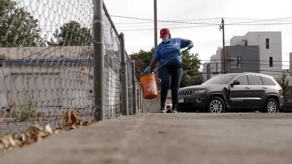 Davis launches 'Downtown Streets Team' to help unhoused people