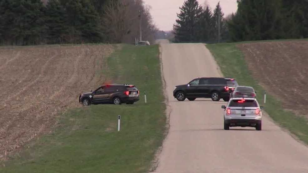 Man, teenage girl found dead in Wisconsin after shooting at officers ...