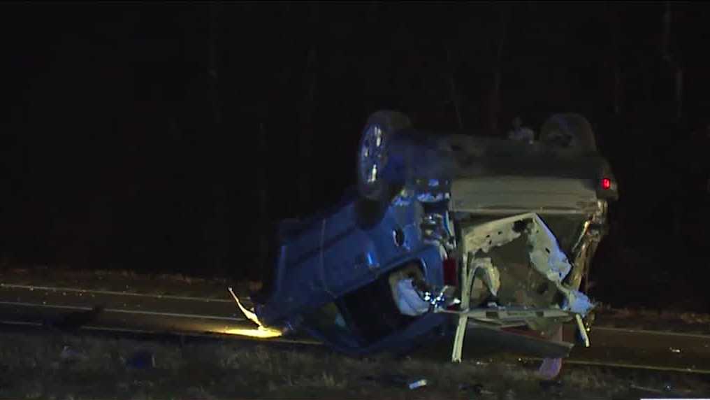 Savannah: 1 person injured in Truman Parkway rollover crash