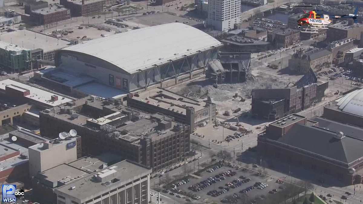 Watch: Crews continue demolition of Milwaukee's Bradley Center