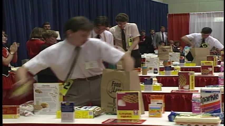 KCCI Archive: Iowa's best grocery store bagger
