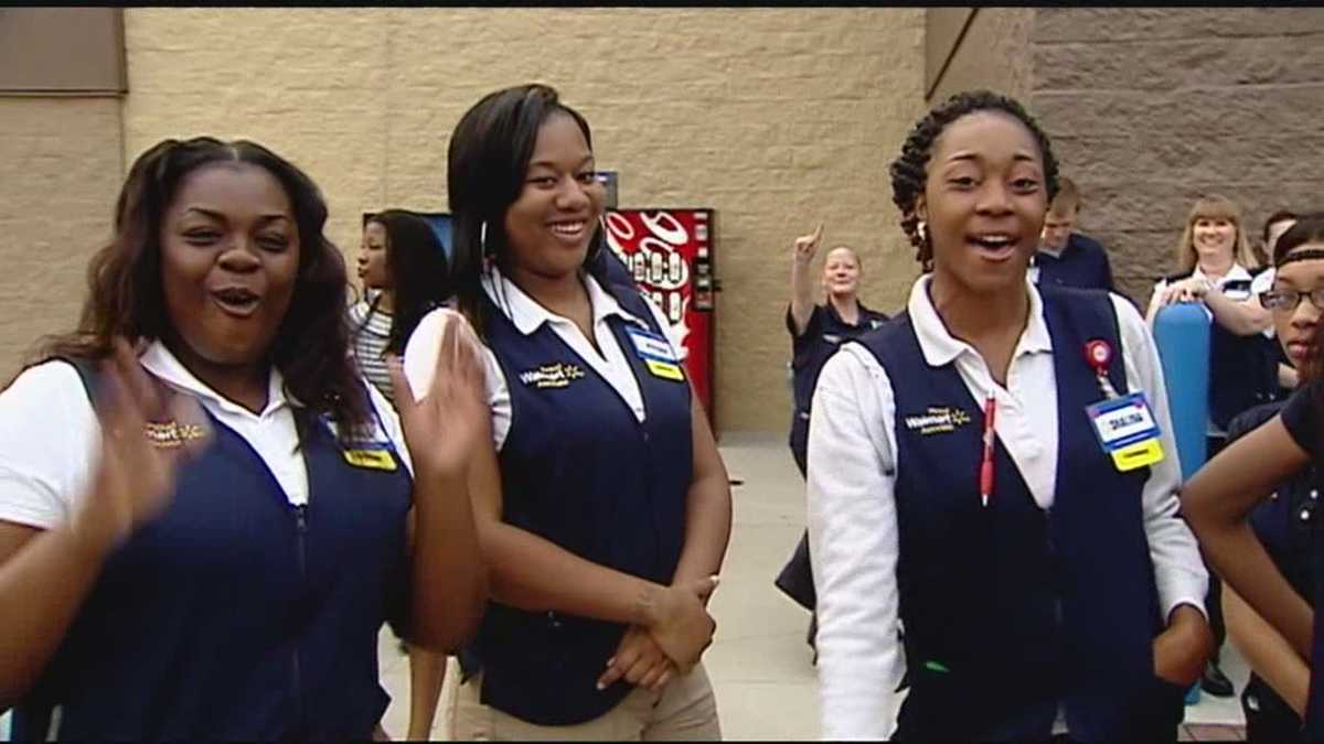 New Walmart draws big crowds in Upstate community