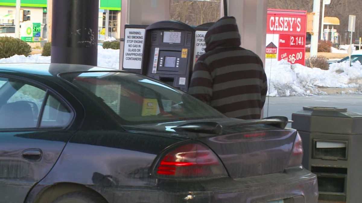 Iowa one step closer to gas tax hike