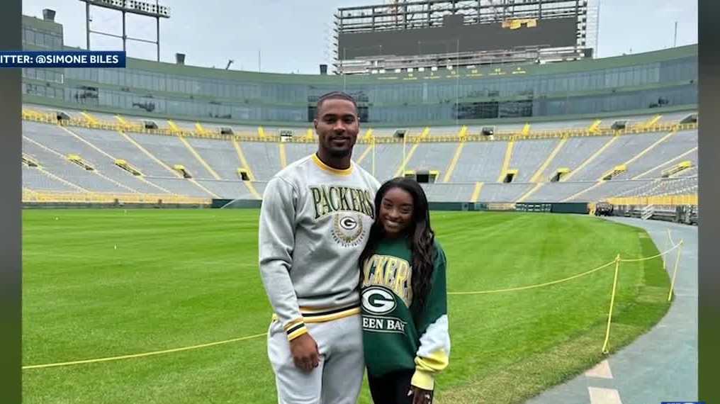 Jonathan Owens and Simone Biles leaving the Packers for the Bears