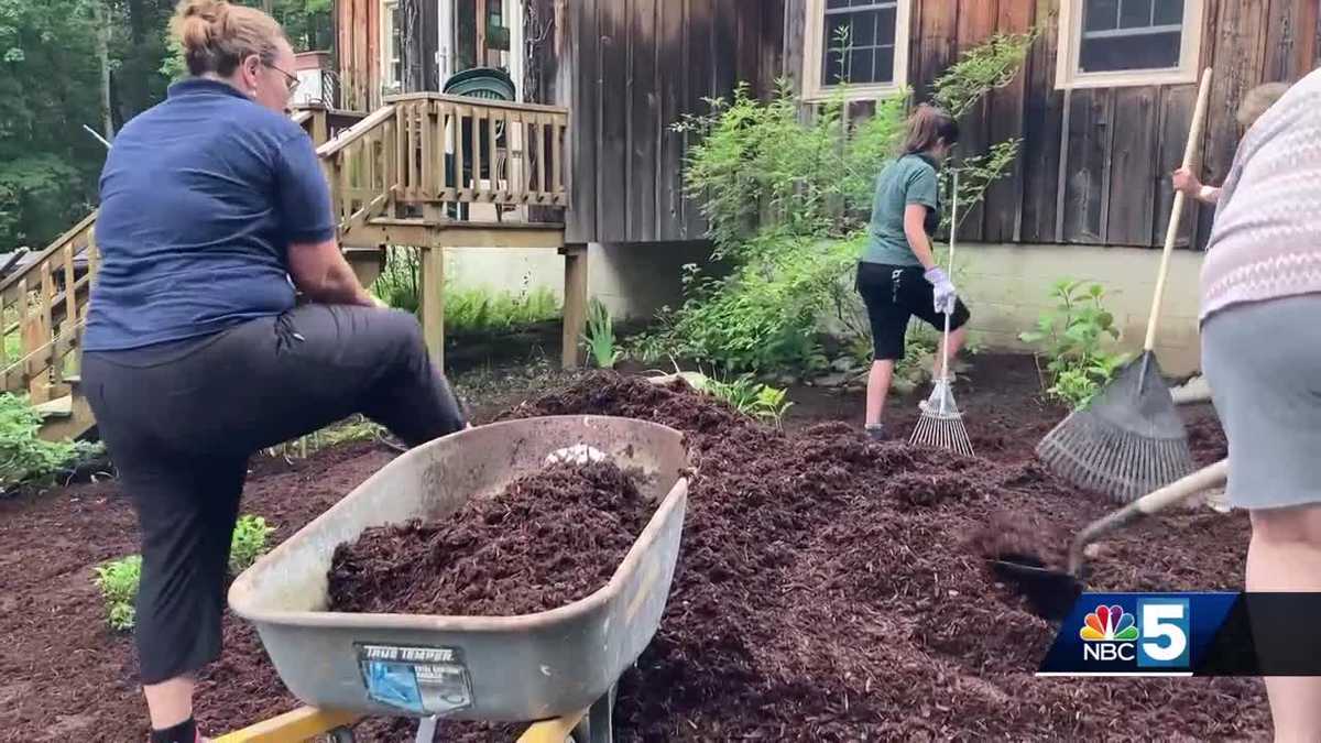 Neighbors volunteer to help residents with home maintenance in South ...