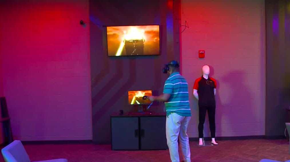 Injuries from virtual reality games are on the rise, doctor says