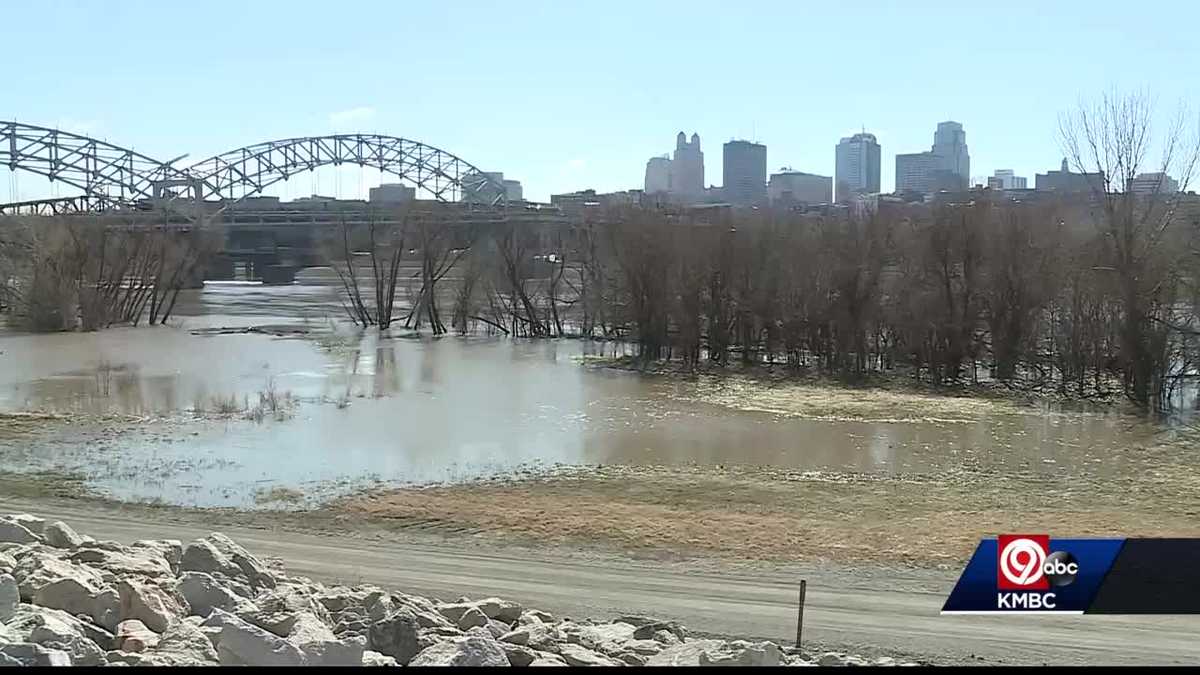 Army Corps of Engineers expects flood crisis to ease after Saturday