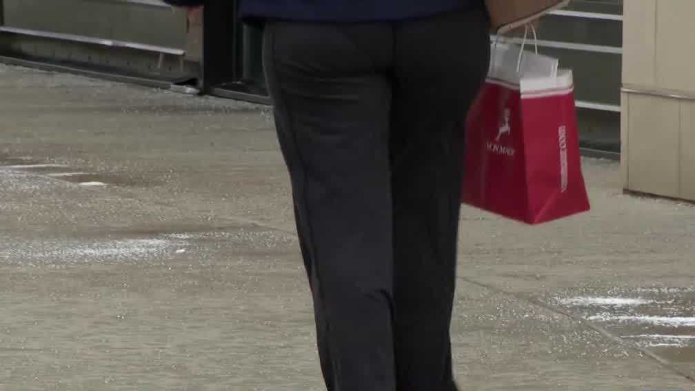 People scurrying for last-minute gifts before Christmas Eve