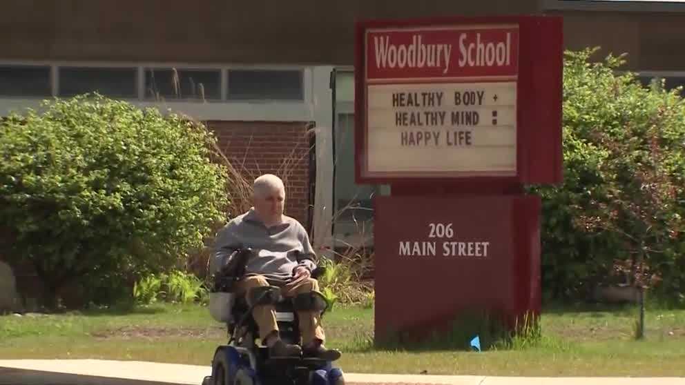 Salem school community rallying around music teacher who was reassigned