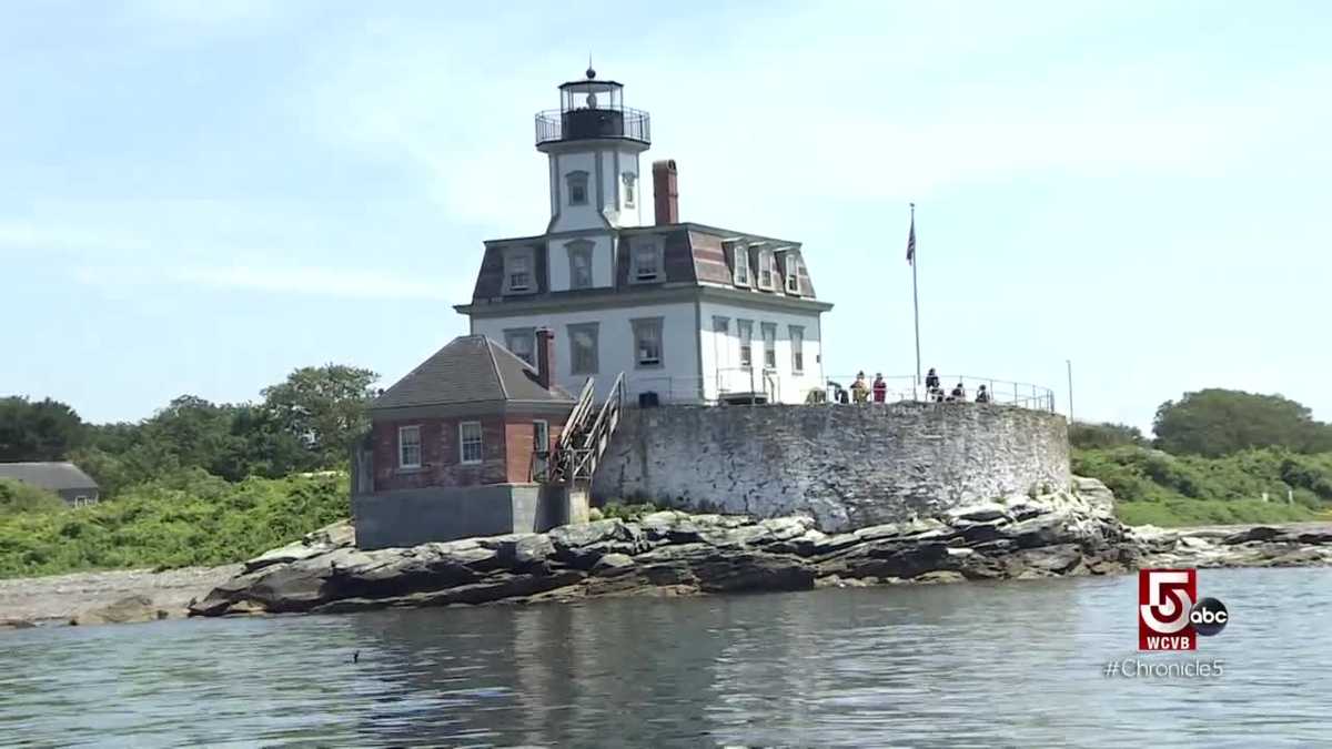 Get off the grid and become a lighthouse keeper