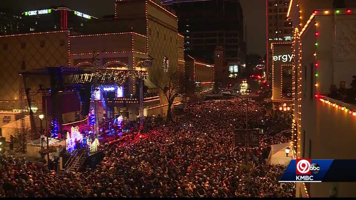 For many, Plaza lighting celebration a family tradition