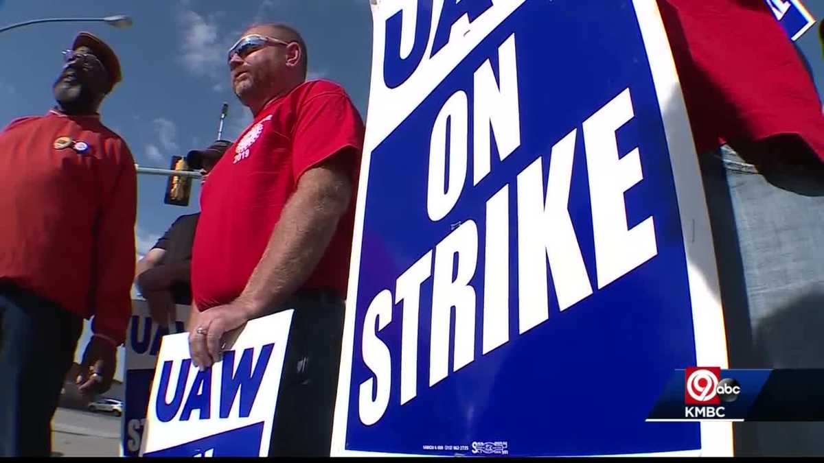 GM and union reach tentative deal that could end strike