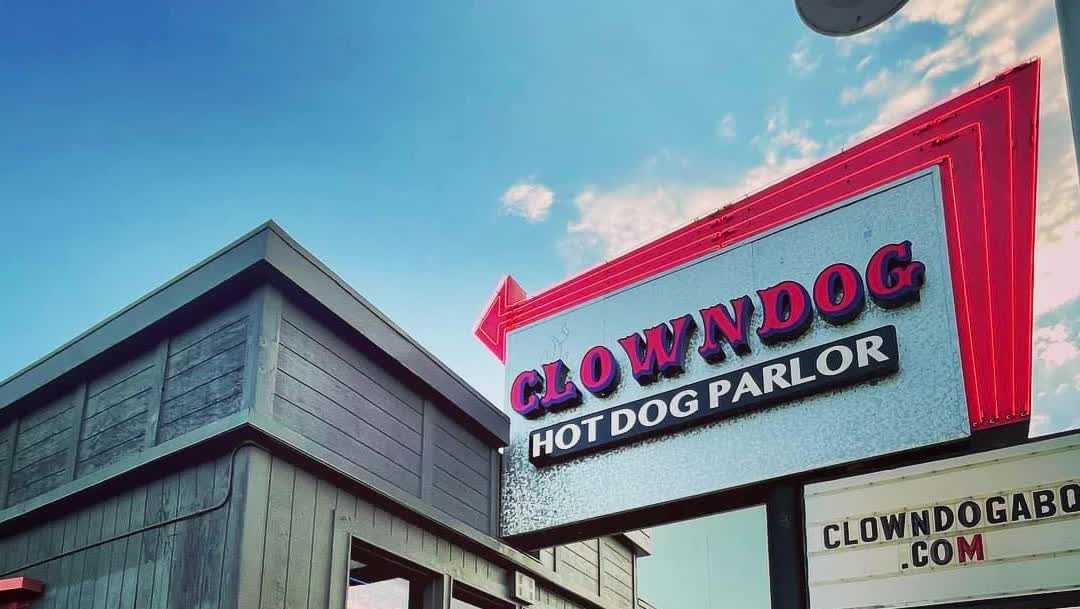 EAT LOCAL: Hog dog lovers find paradise at Clowndog