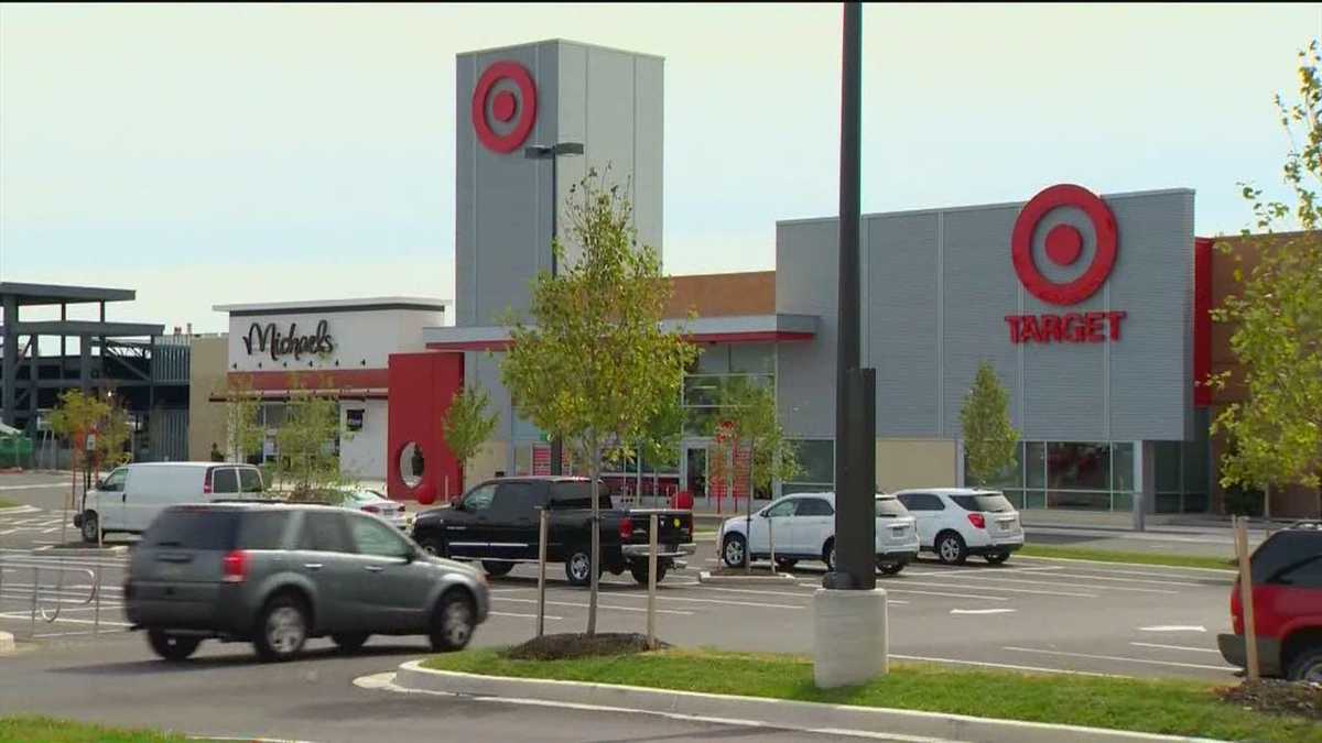New shopping center opens in Baltimore City