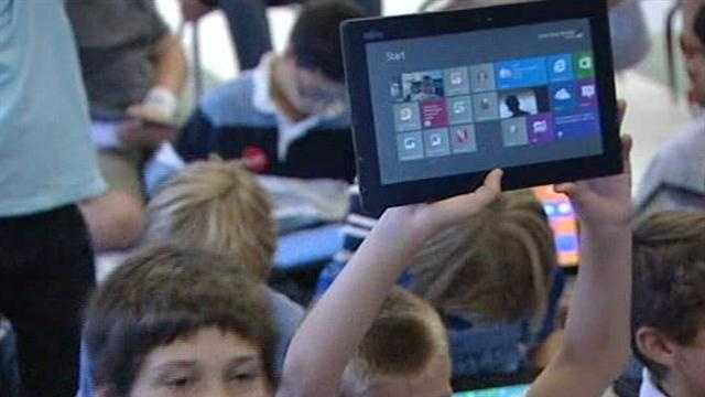 Cincinnati Country Day among first to have new tablet, Windows 8