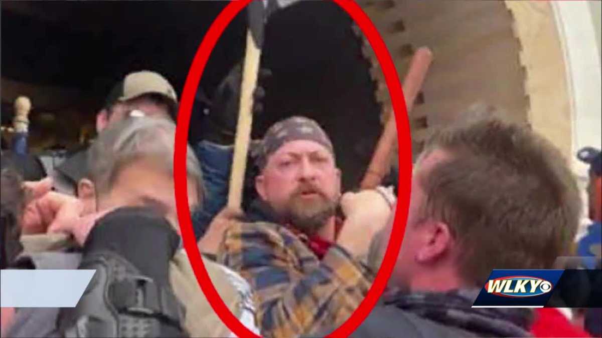 Kentucky man pictured in FBI 'BOLO' poster arrested for macing police ...