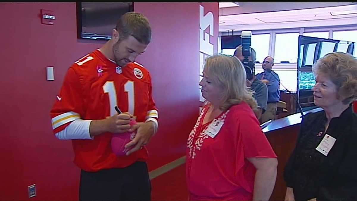 Chiefs quarterbacks deliver message to cancer patients
