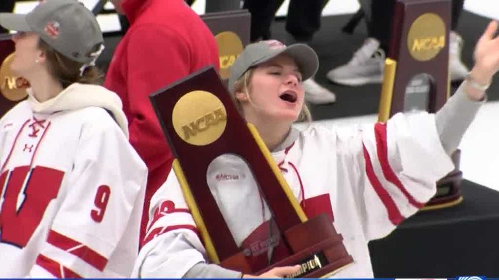 Champions' welcome for the Badgers women's hockey team