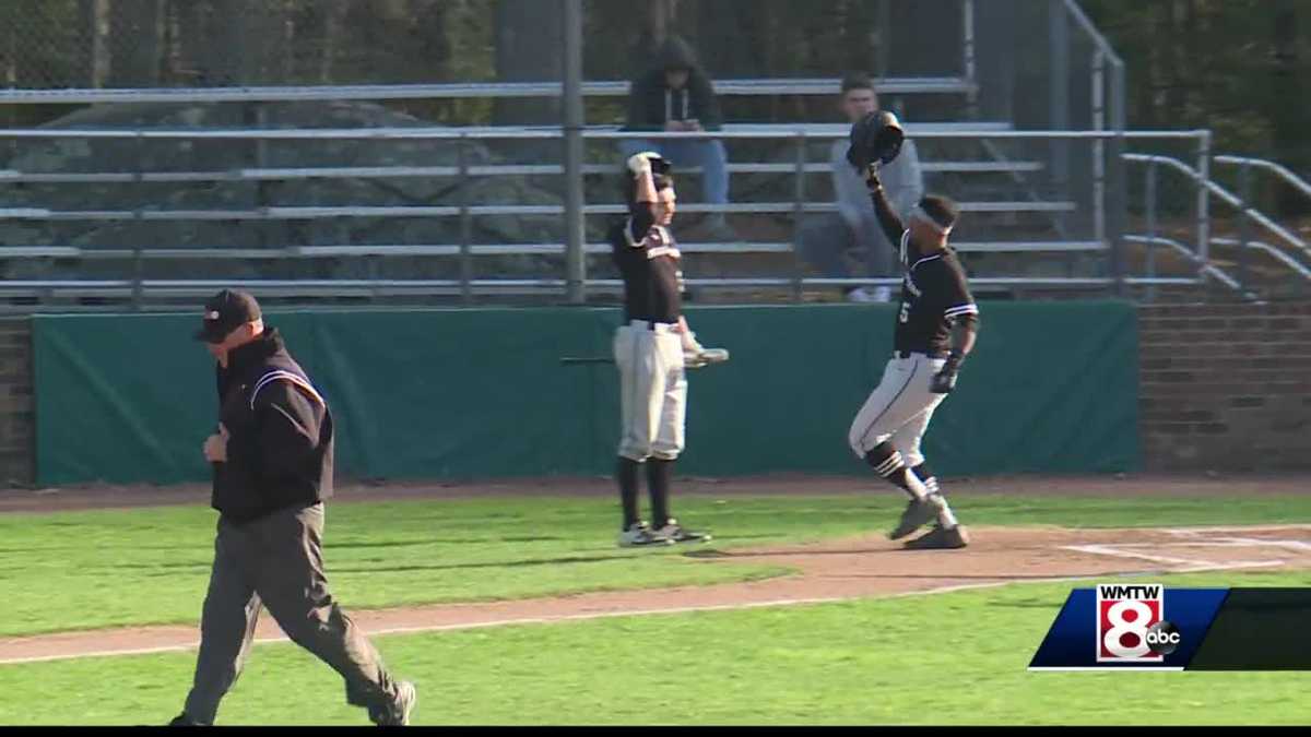 Bowdoin baseball team beats St. Joe's