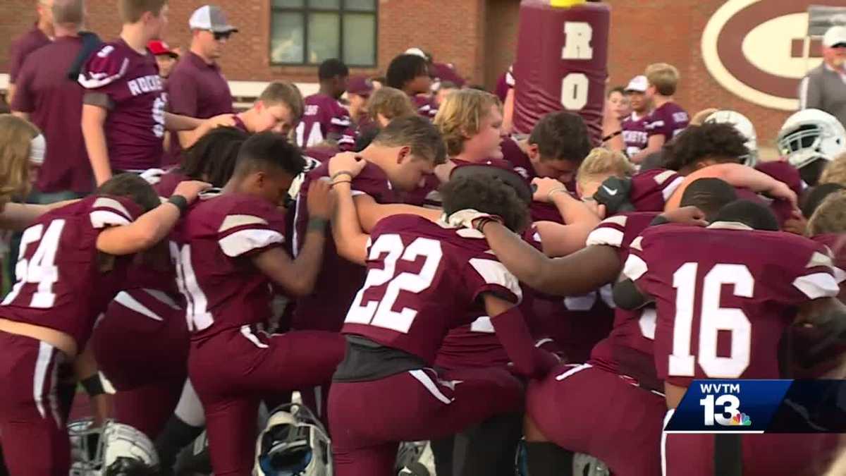 Gardendale High School community supports prayer during sporting events