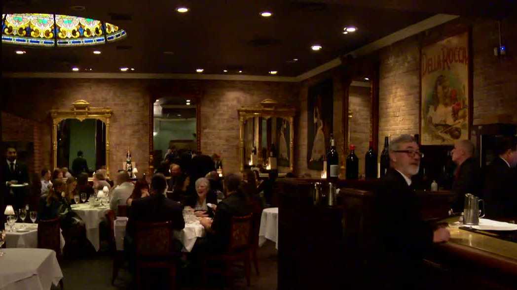 Sacramento diners pack open restaurants on Thanksgiving night