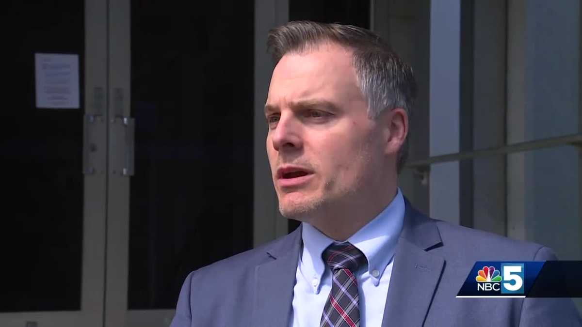 'It's really tough' : newly jobless struggle to line up unemployment ...