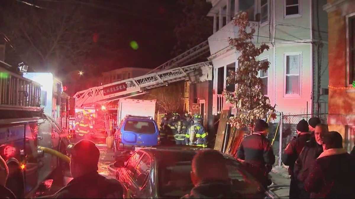 Man injured in Chelsea fire
