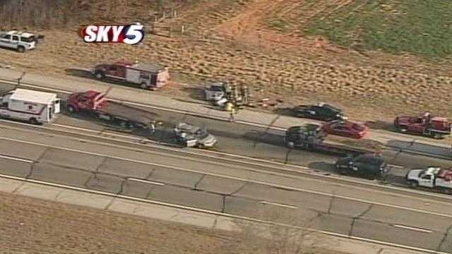1 dead, 5 hurt in Turner Turnpike crash