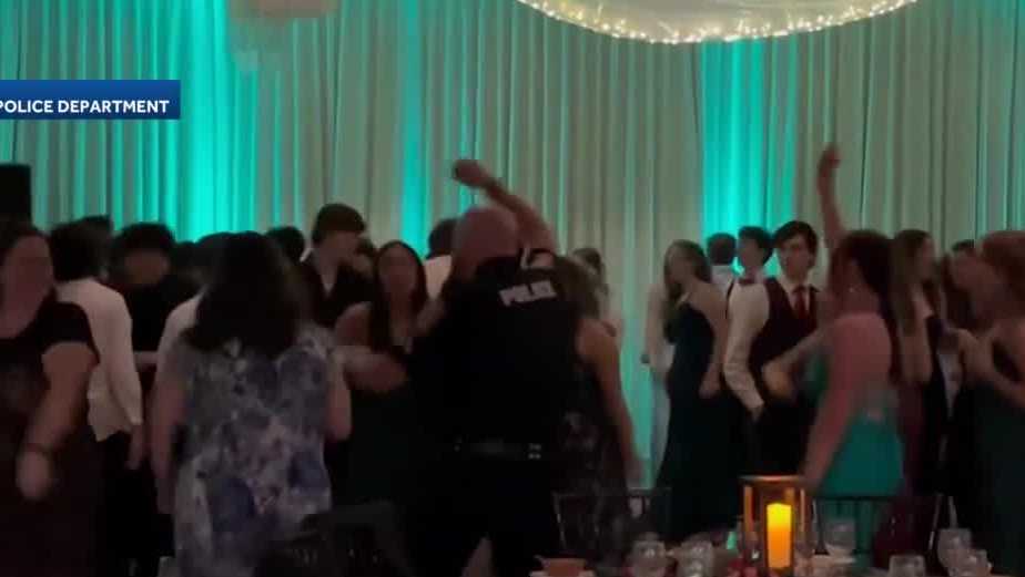 Pelham student resource officer dances at prom