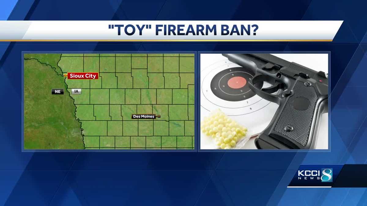 City council gives final approval to ban 'toy' firearms