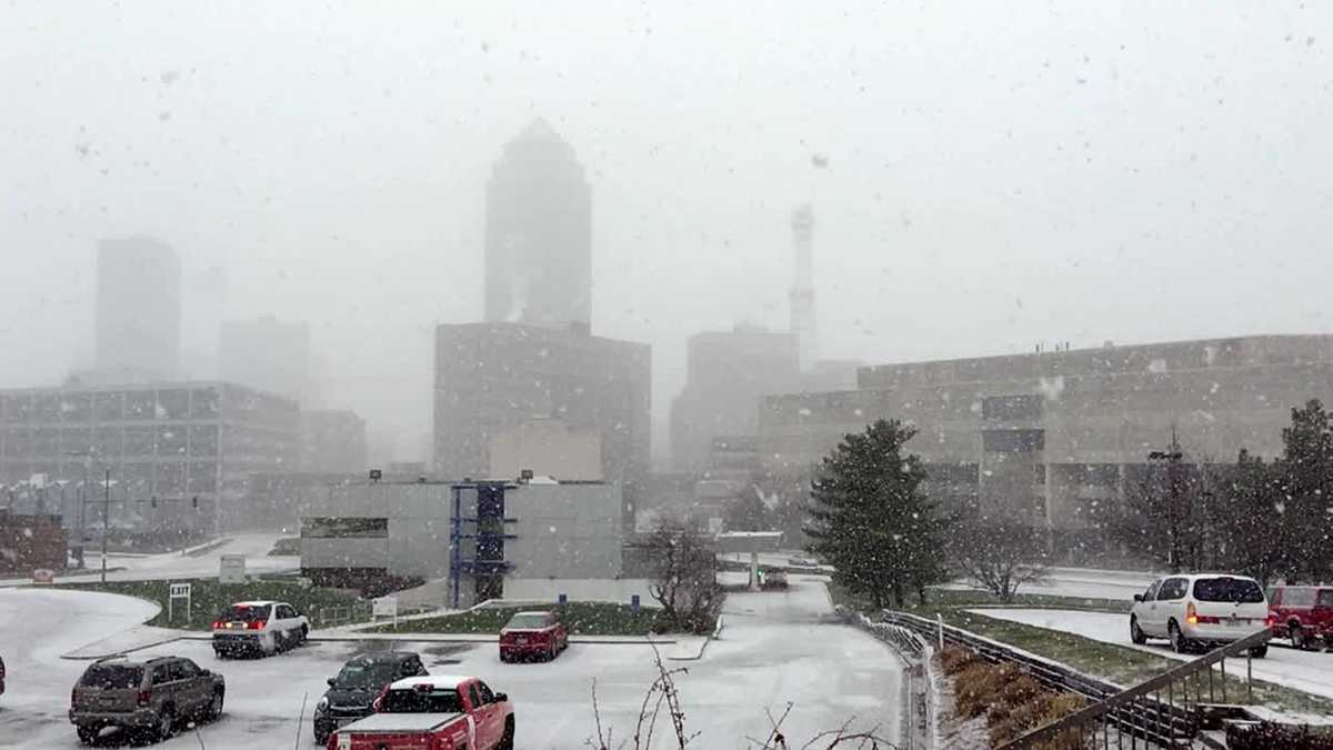 Christmas Eve storm drops snow on Des Moines
