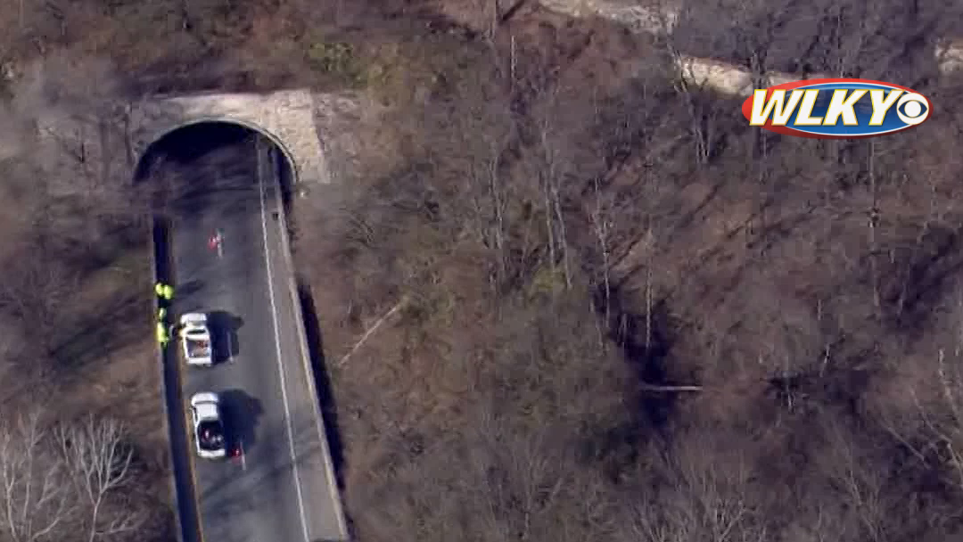 Crews to close Cochran Hill tunnel lanes for maintenance