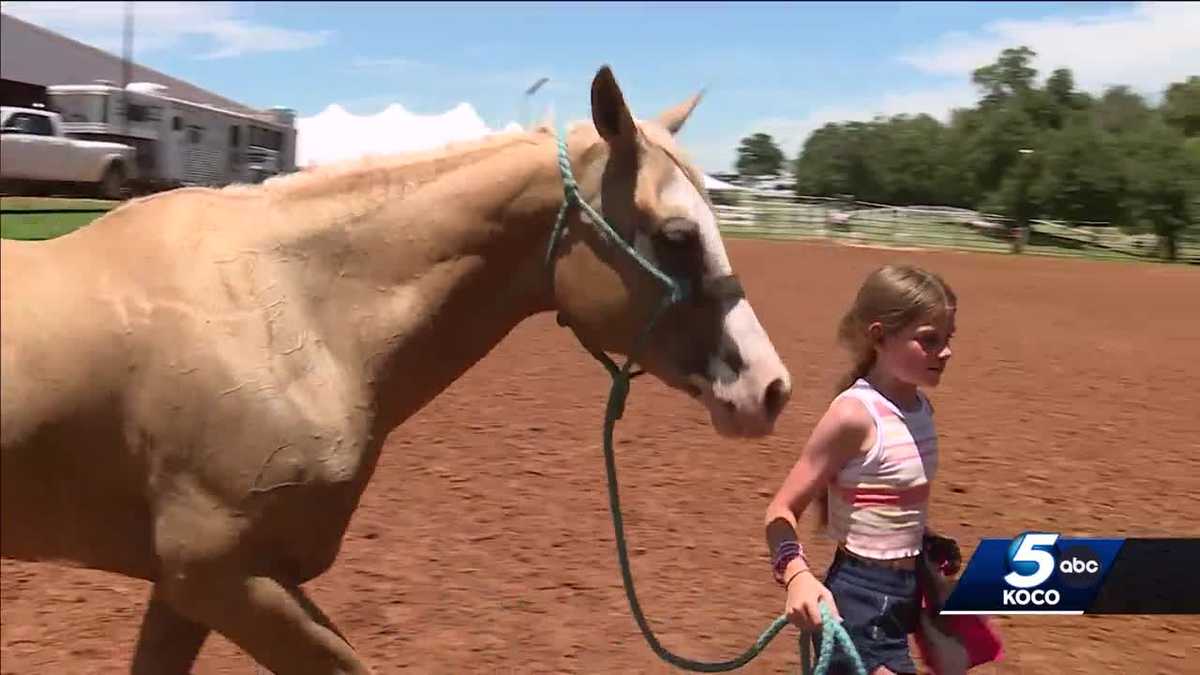 Thousands travel to Lazy E Arena for Little Britches Rodeo