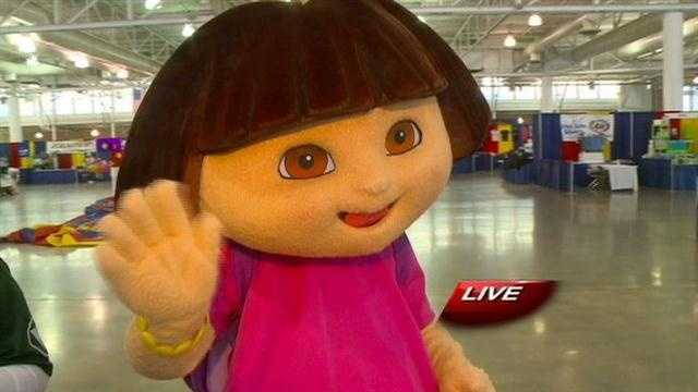Dora greets kids at festival